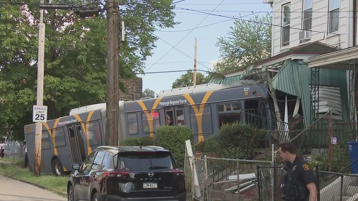 Pittsburgh Regional Transit bus smashes into home after driver fleeing ...