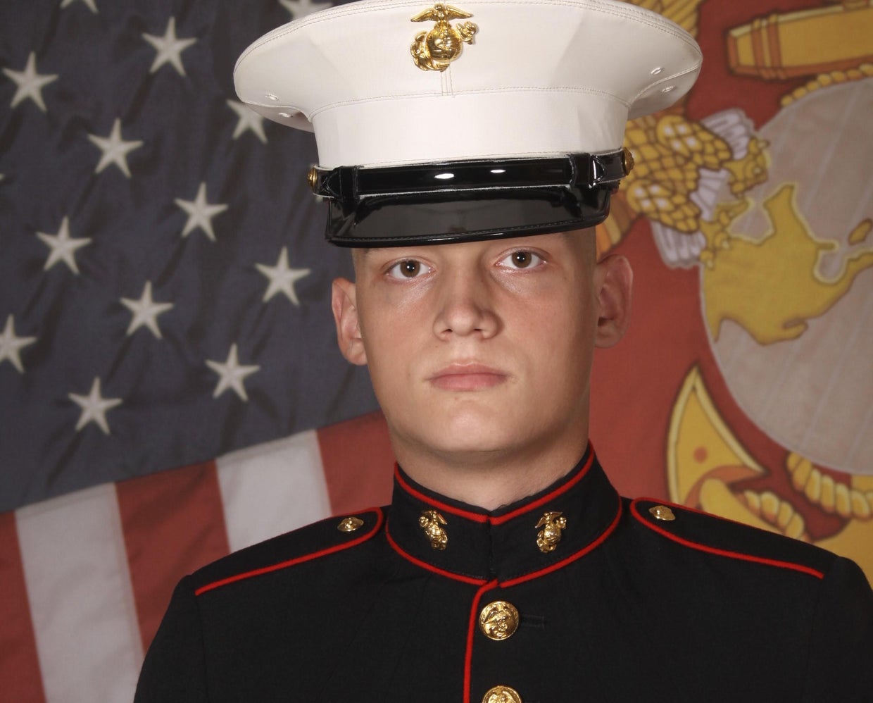 Marine died trying to rescue crew in Osprey crash after he "heroically ...