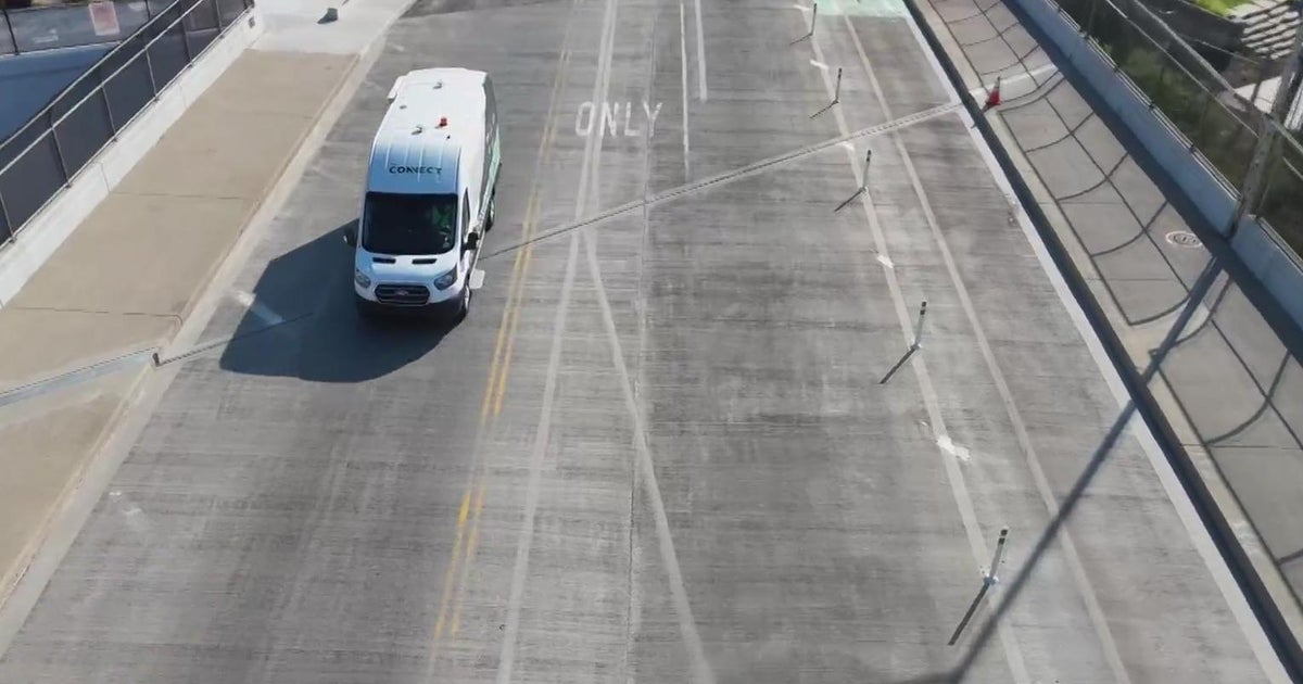 Detroit launches new, free electric vehicle shuttle service - CBS Detroit