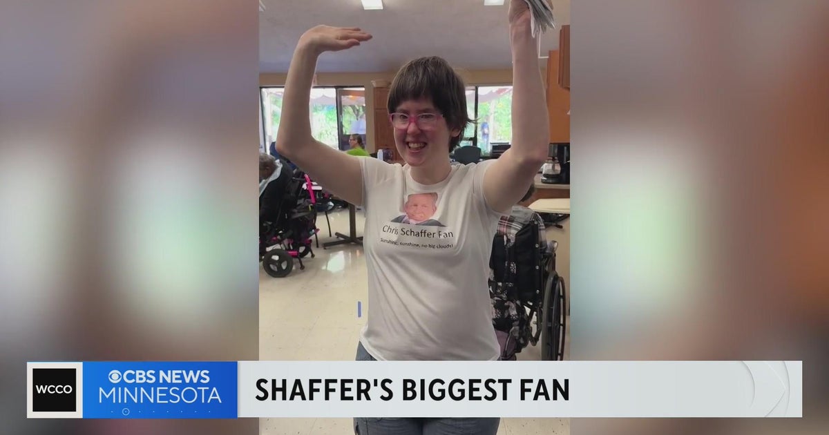 Superfan surprises Chris Shaffer with special gift - CBS Minnesota