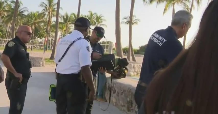 Miami Beach helping most vulnerable during heat of summer - CBS Miami