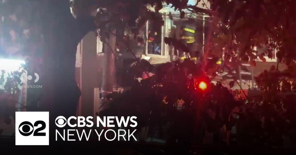 Five hurt in Tremont house fire - CBS New York