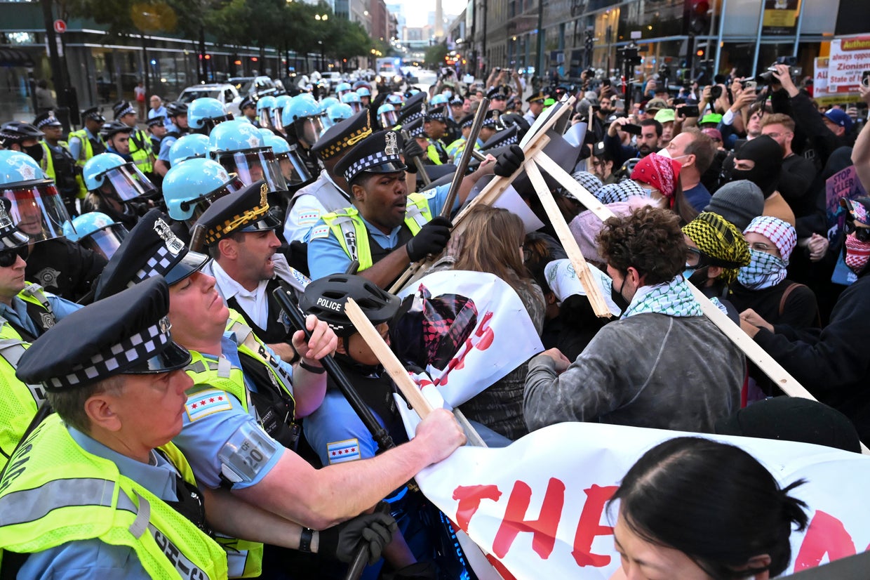 On Day 2 of DNC, police arrest dozens of demonstrators outside Israeli ...