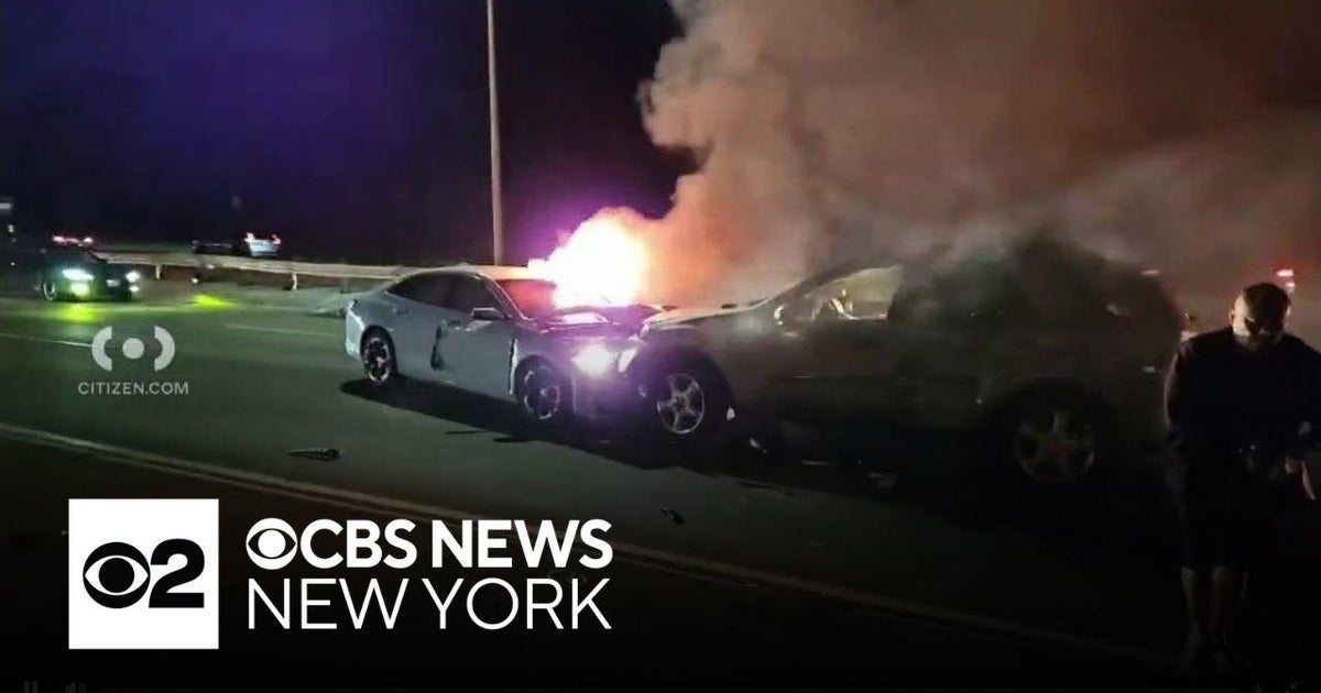 5 injured in fiery Van Wyck Expressway crash - CBS New York