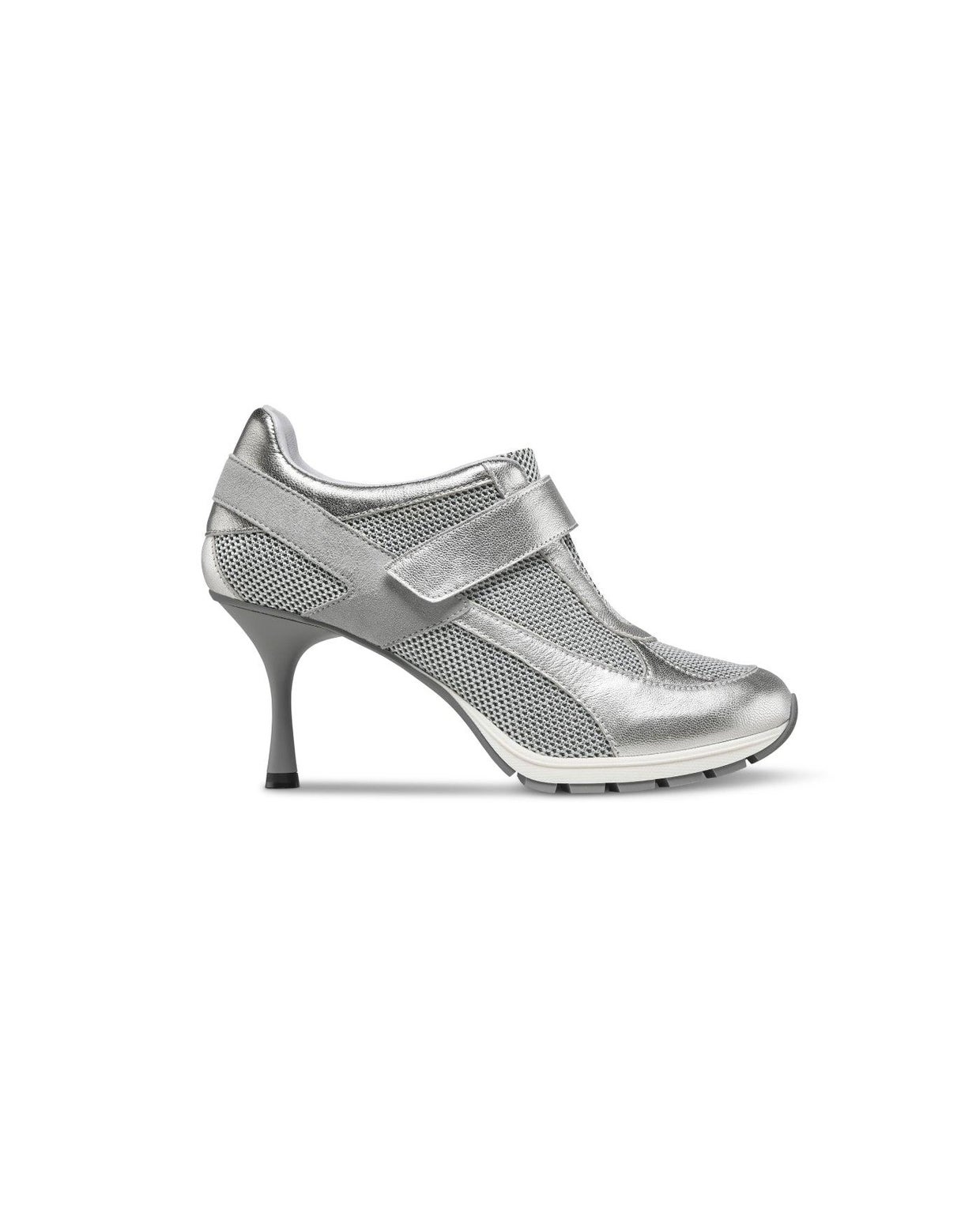 Spanx founder unveils new line of stiletto-heeled sneakers called Sneex ...