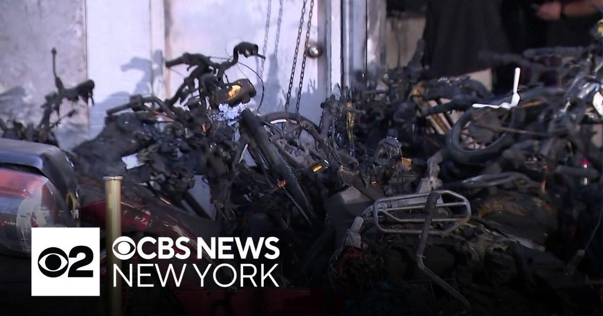Video shows destruction from Queens e-bike shop fire - CBS New York
