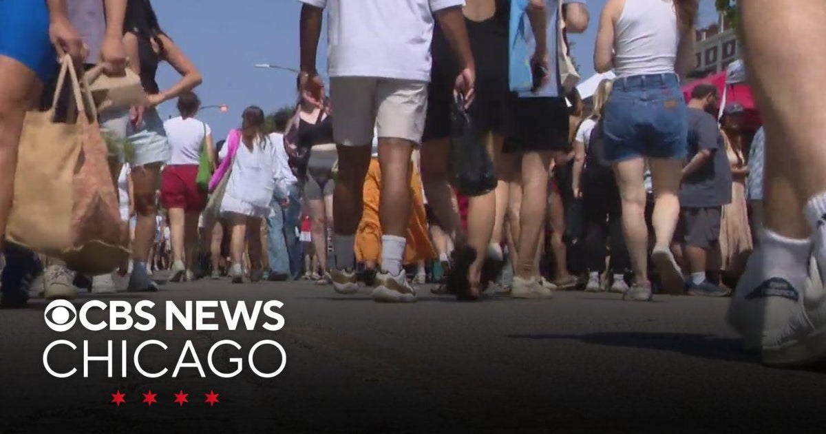 Heat wave does not deter Chicagoans getting outside - CBS Chicago