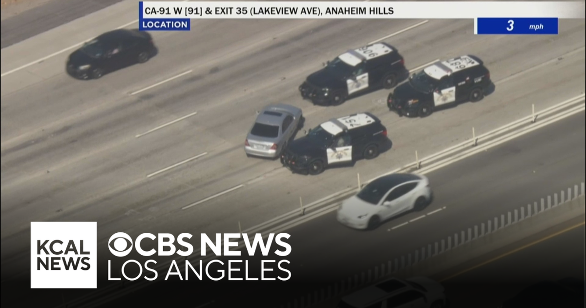 Pursuit suspect overcomes PIT maneuver on 91 Freeway - CBS Los Angeles