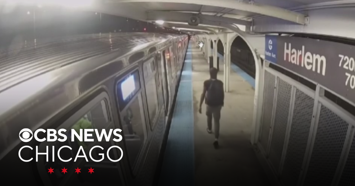New video evidence shows accused Blue Line mass shooter - CBS Chicago