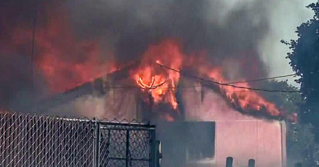 Boyles Fire burns dozens of buildings in Clearlake; thousands evacuated ...