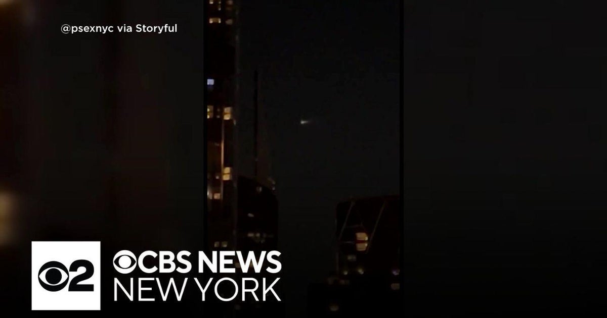 Video captures SpaceX Polaris Dawn rocket over NYC - CBS New York