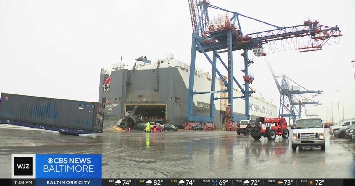 Baltimore port workers describe feelings about looming strike - CBS ...