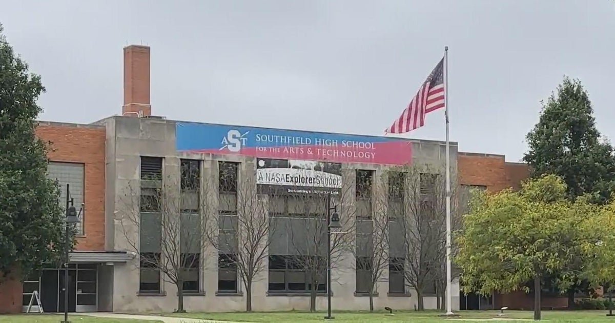 Southfield schools closed Monday after gun threat - CBS Detroit