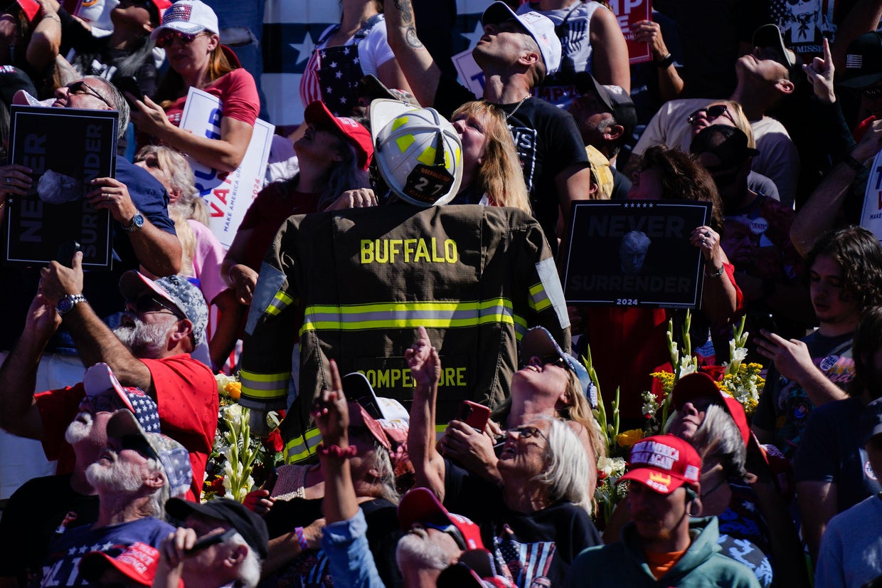 PHOTOS: Trump rallies supporters in Butler County, Pennsylvania, after ...