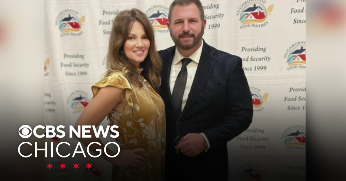 Dave Savini emcees Neighborhood Food Pantries of DuPage event - CBS Chicago