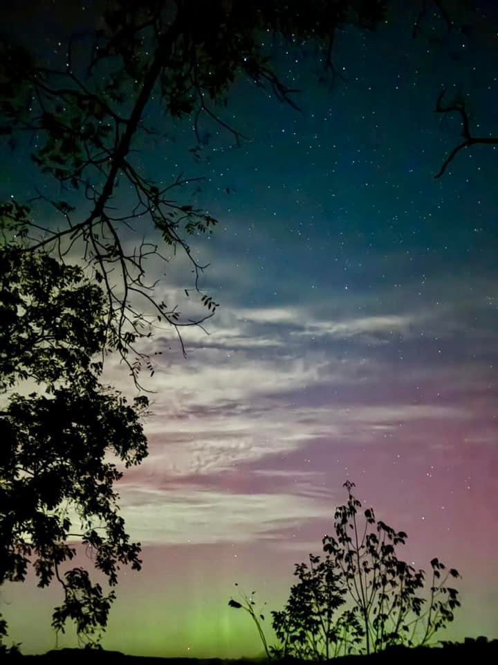 Photos show Northern Lights seen from the Pittsburgh area - CBS Pittsburgh