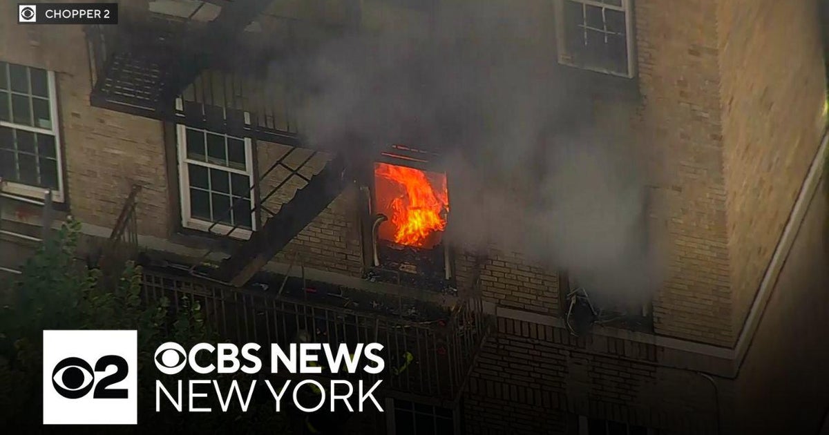 1 critically injured, several hurt in Bronx apartment building fire ...
