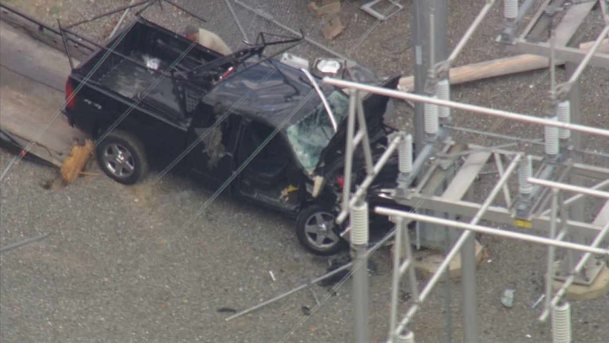 Gardner police chase ends in substation crash - CBS Boston