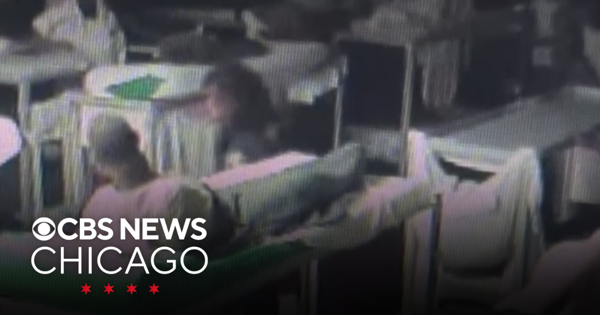 Inmate charged with beating guard at Cook County Jail - CBS Chicago