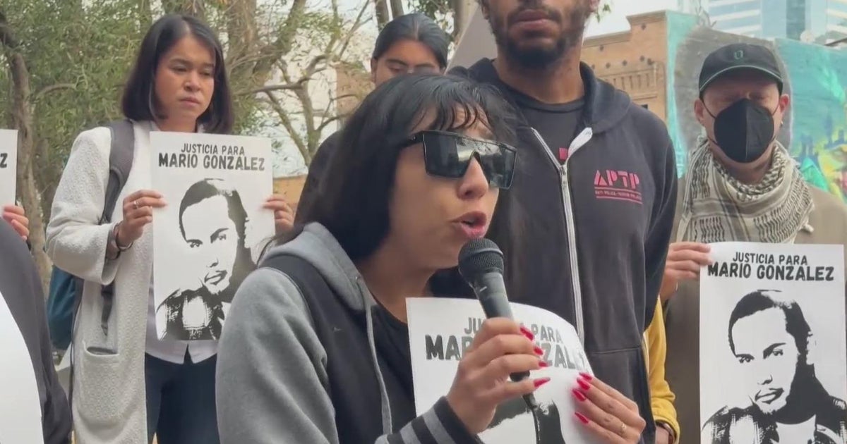 Gonzalez family members protest outside court appearance of Alameda ...