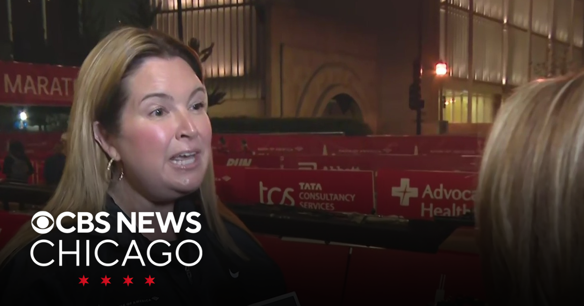 Thousands of BOA Chicago Marathon runners raising money for various charities - CBS Chicago