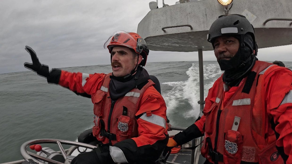 U.S. Coast Guard trains elite rescuers in dangerous surf | 60 Minutes ...
