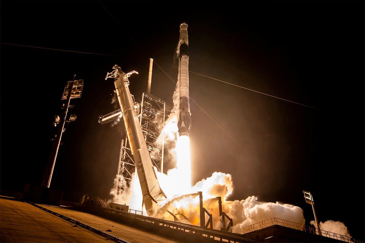 Cargo ship brings supplies, science gear and holiday treats for space ...