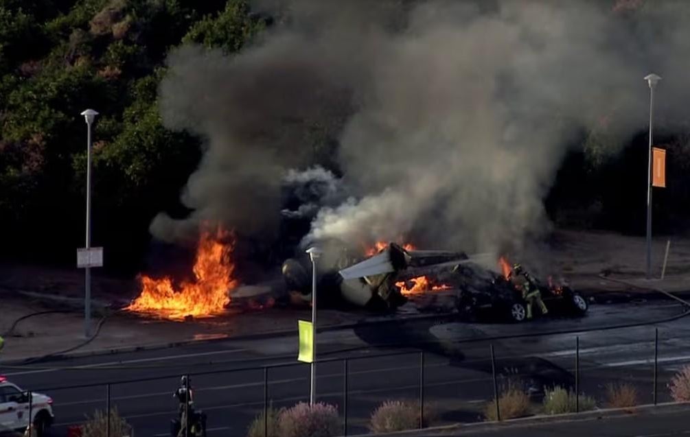 Small jet crashes into vehicle after taking off from suburban Phoenix ...