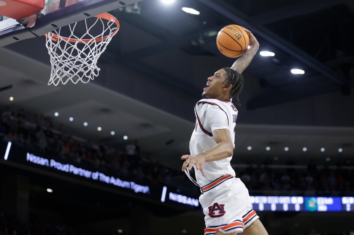 Auburn men's basketball team plane diverted after fight between players ...