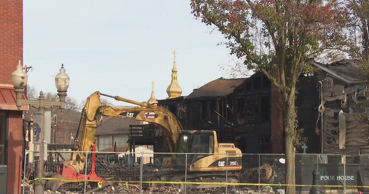 Carnegie Holiday Market fundraising for Riley's Pour House after fire ...