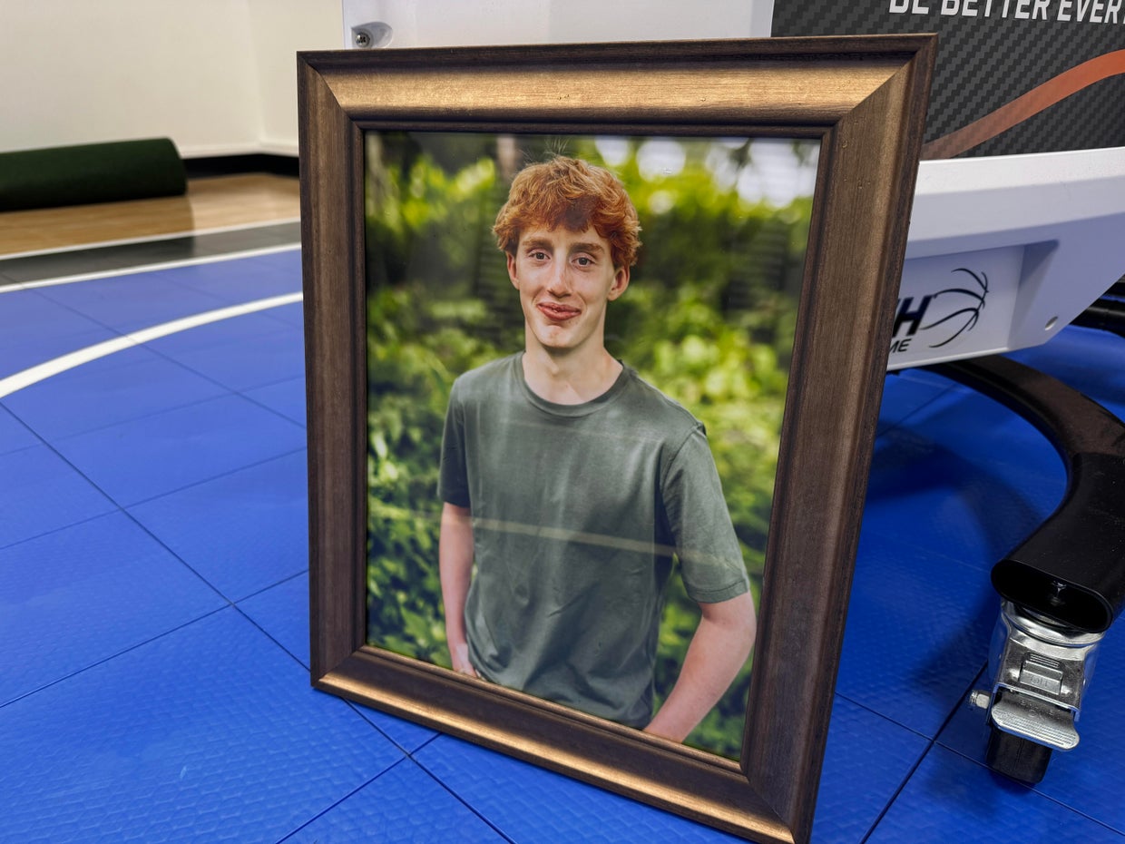 Orono High School senior, 17, killed in fiery crash in Minnetonka - CBS ...