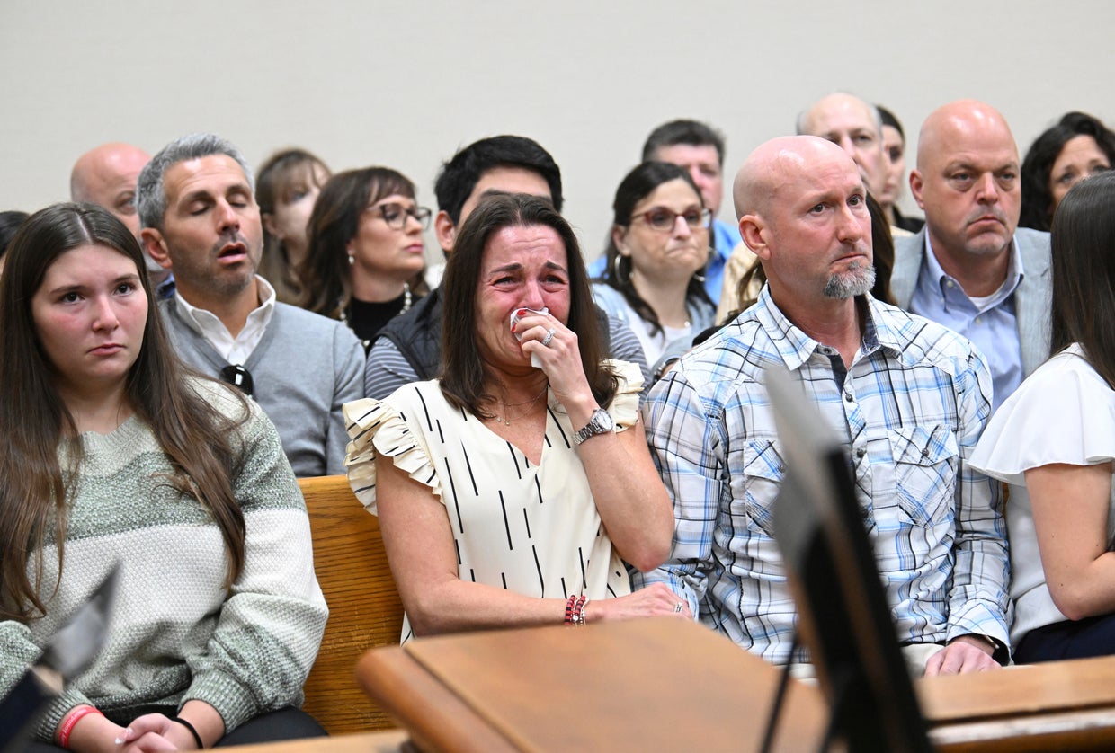 Last frantic texts sent by Laken Riley's mother before student found ...