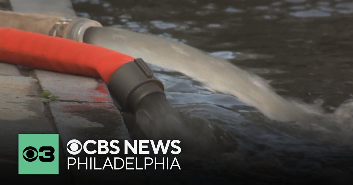 Water main break in Philadelphia forces residents from homes - CBS ...