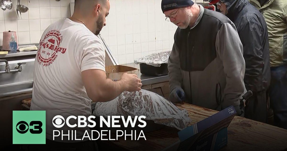 Cacia's Bakery continues yearly tradition of cooking Thanksgiving ...