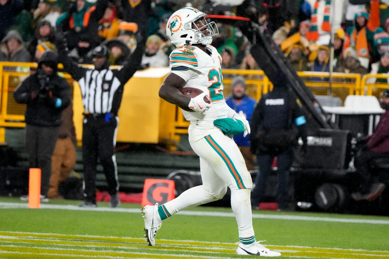 Miami Dolphins' struggles in the cold continue with 30-17 loss to Green ...