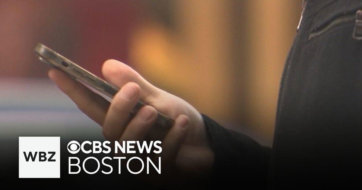 FBI warns texting between Android and iPhones is not secure - CBS Boston