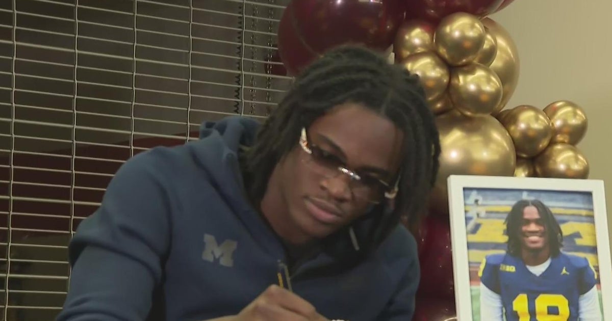 Belleville quarterback Bryce Underwood signs letter of intent after ...