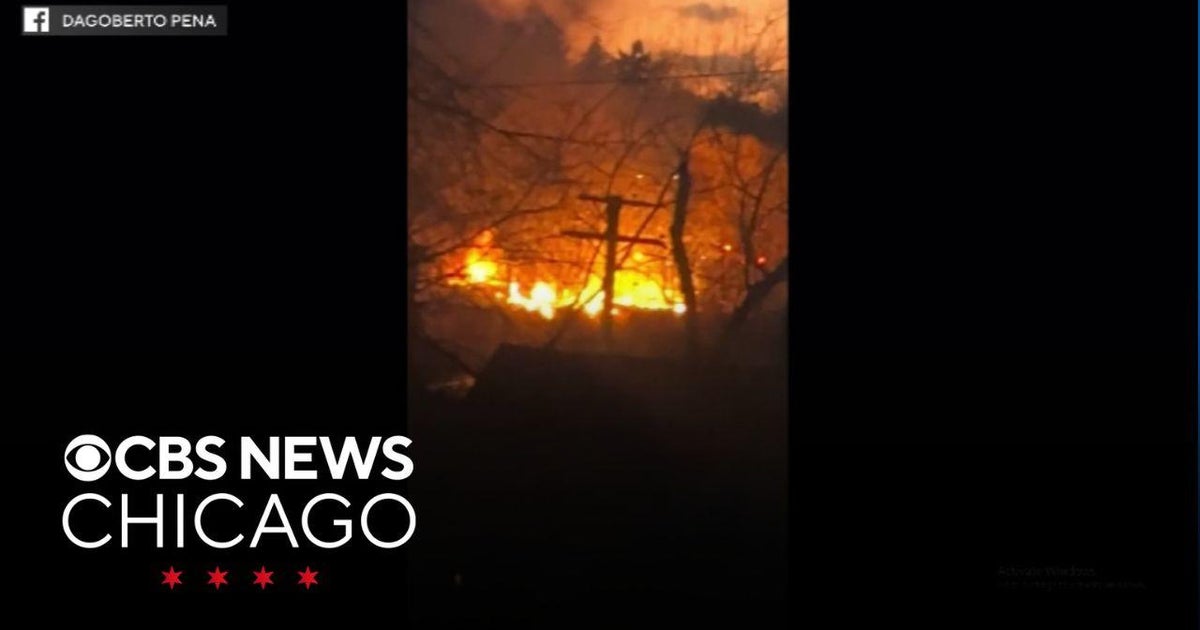 Volunteers collecting donations for victims of fire at Elgin homeless ...