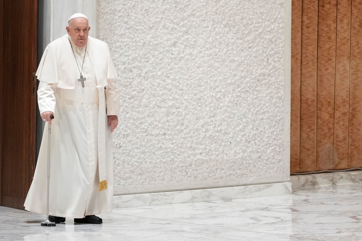 In Christmas message, Pope Francis criticizes gossip among Vatican ...