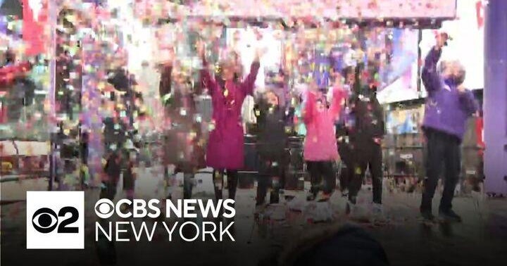 Final preparations are underway in Times Square for New Year's Eve ...