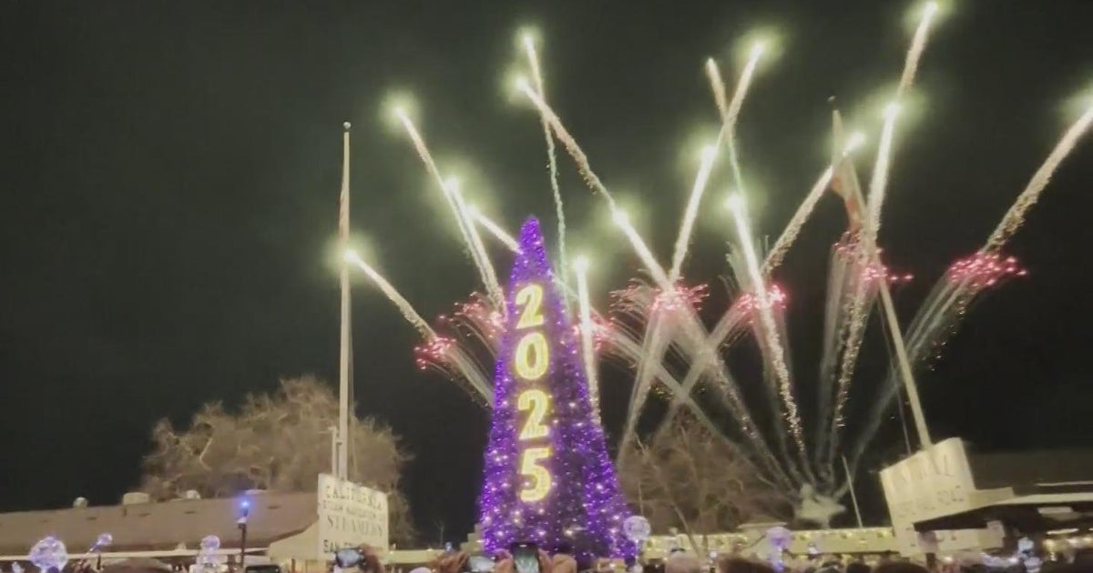 Old Sacramento New Year's Eve bash, fireworks return to welcome in 2025 ...