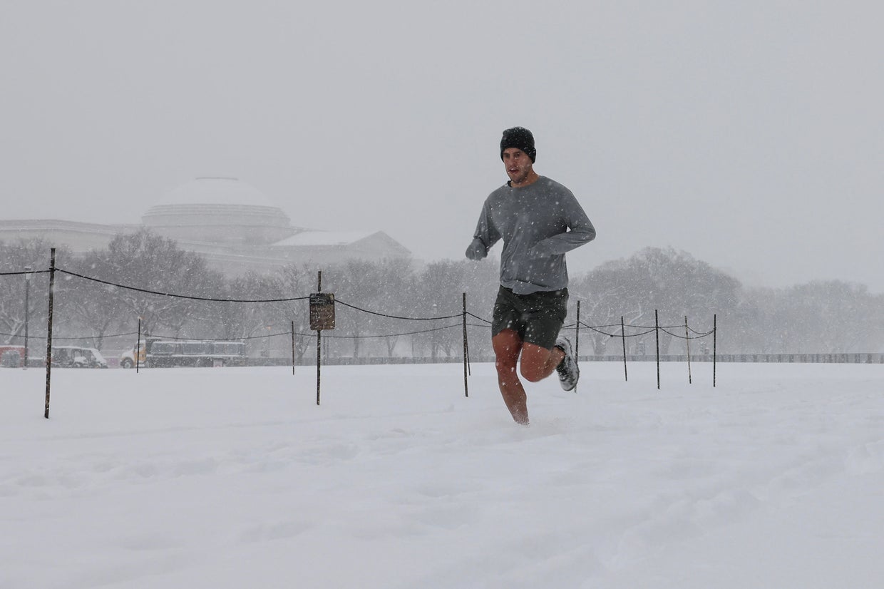 See photos of snow in Washington, D.C., as nation's capital gets over 6 ...