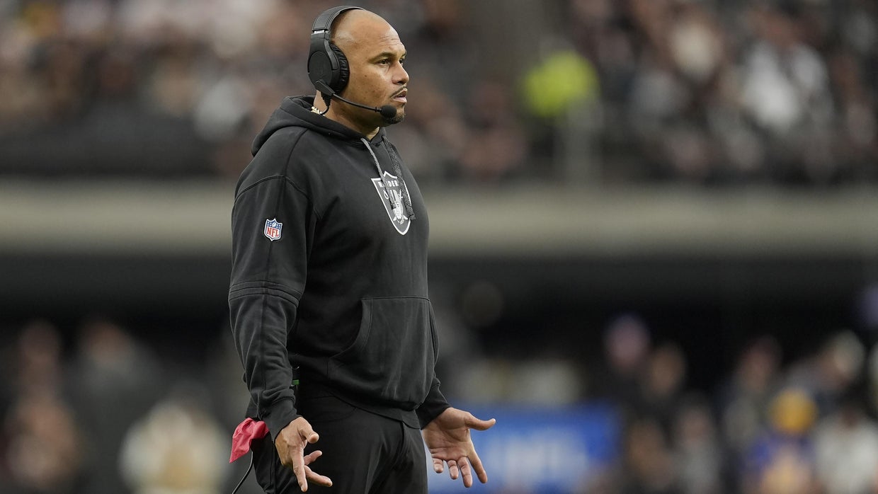 Raiders fire coach Antonio Pierce after he goes 4-13 in lone full ...