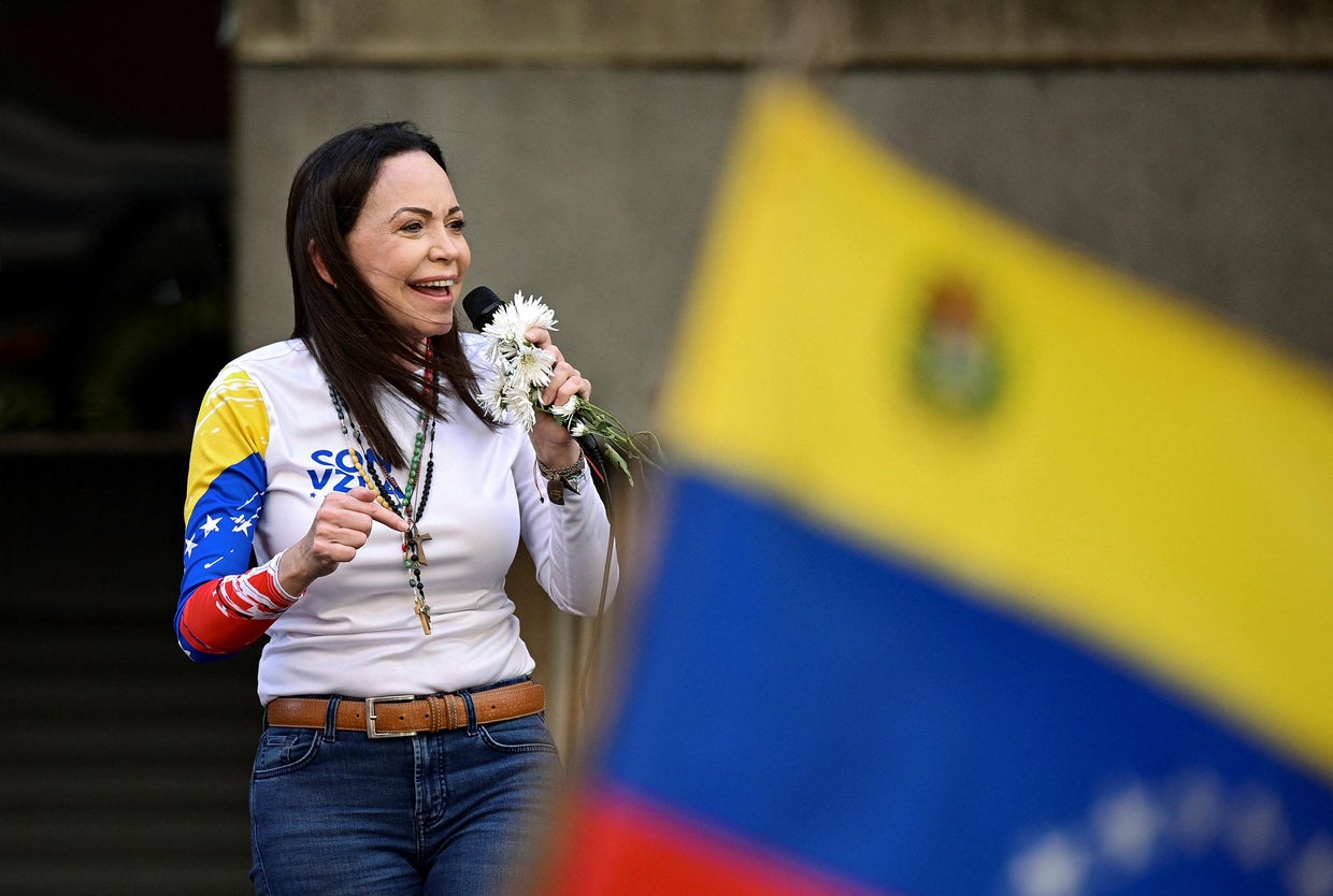 Venezuela's Maduro sworn in for 3rd term amid outcry over election ...