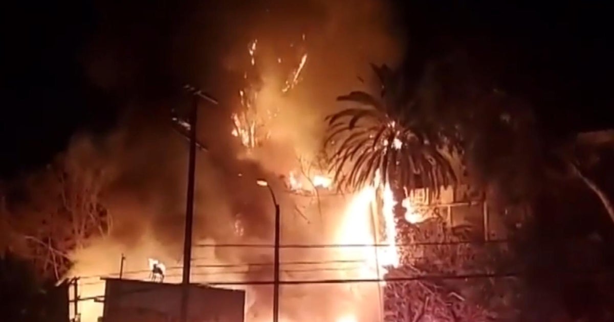 Video shows brush fire breaking out in Los Angeles - CBS News