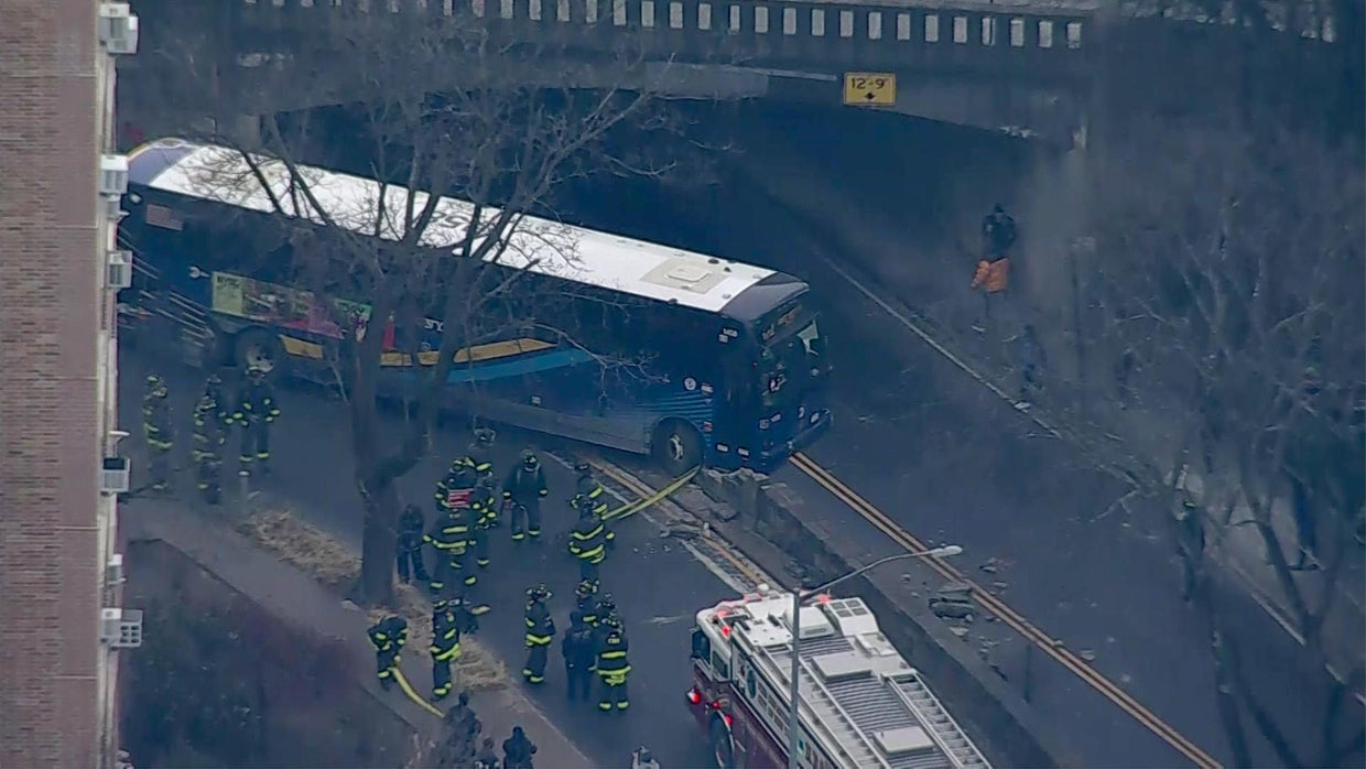 Video shows bus dangling off Bronx overpass after crashing through ...