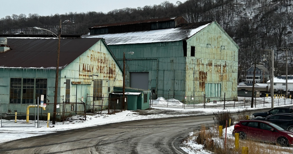 Explosion at Pennsylvania steel mill injures multiple people - CBS ...