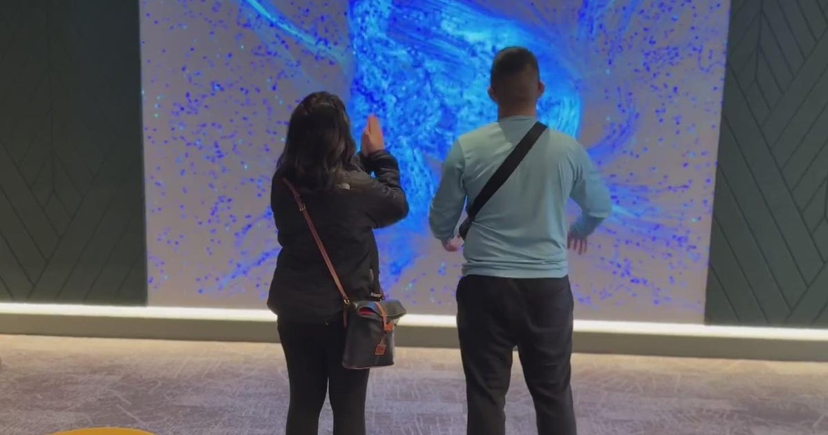 San Francisco airport creates sensory room to help nervous flyers - CBS ...