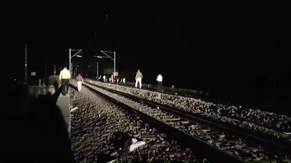 12 killed in India after train passengers fleeing rumored fire jumped ...