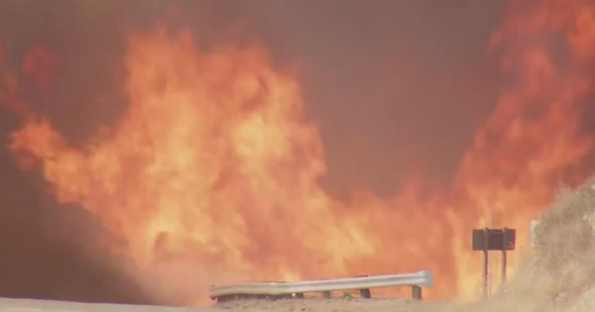 Nearly 20,000 under evacuation orders from the Hughes Fire near Castaic ...